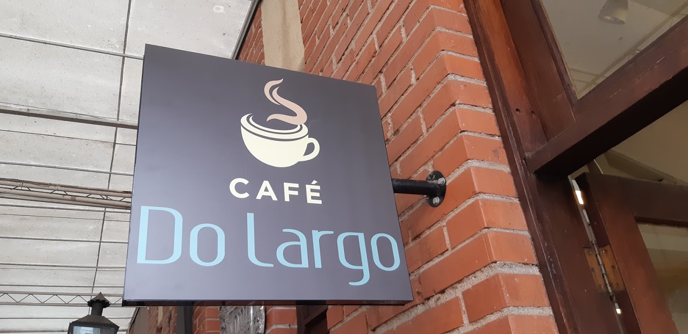 No Solar, o Café do Largo - Júlio Zaruch | Turismo e Gastronomia
