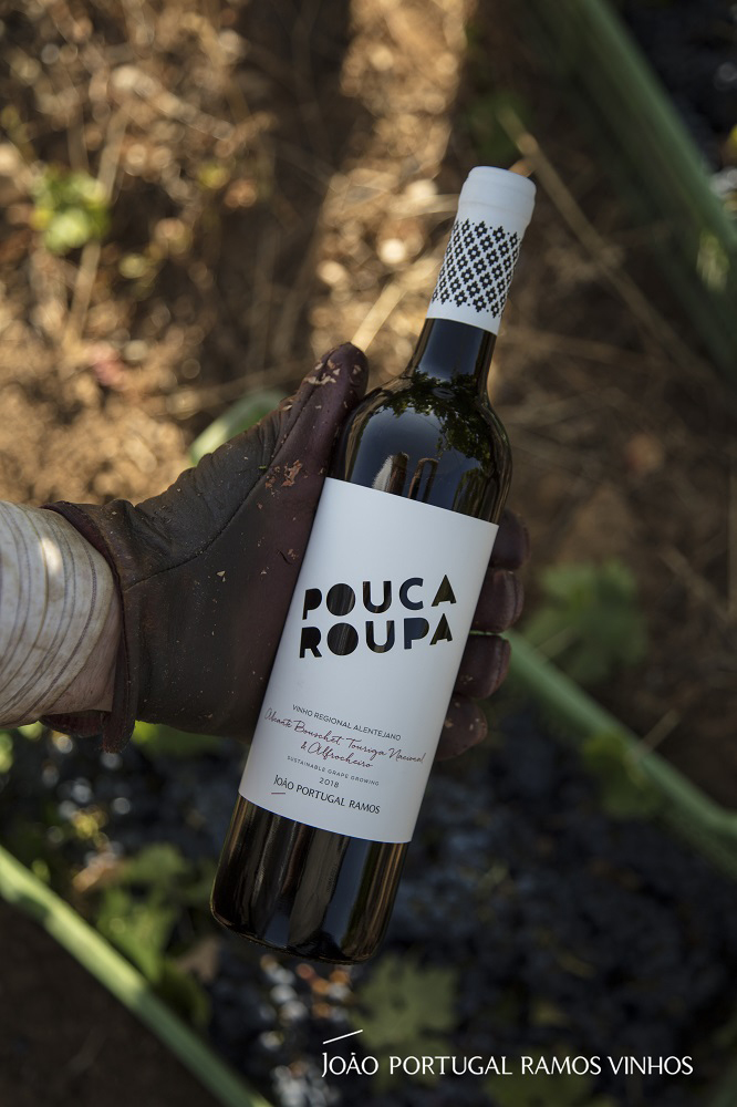 Pouca roupa nas taças - Júlio Zaruch | Turismo e Gastronomia